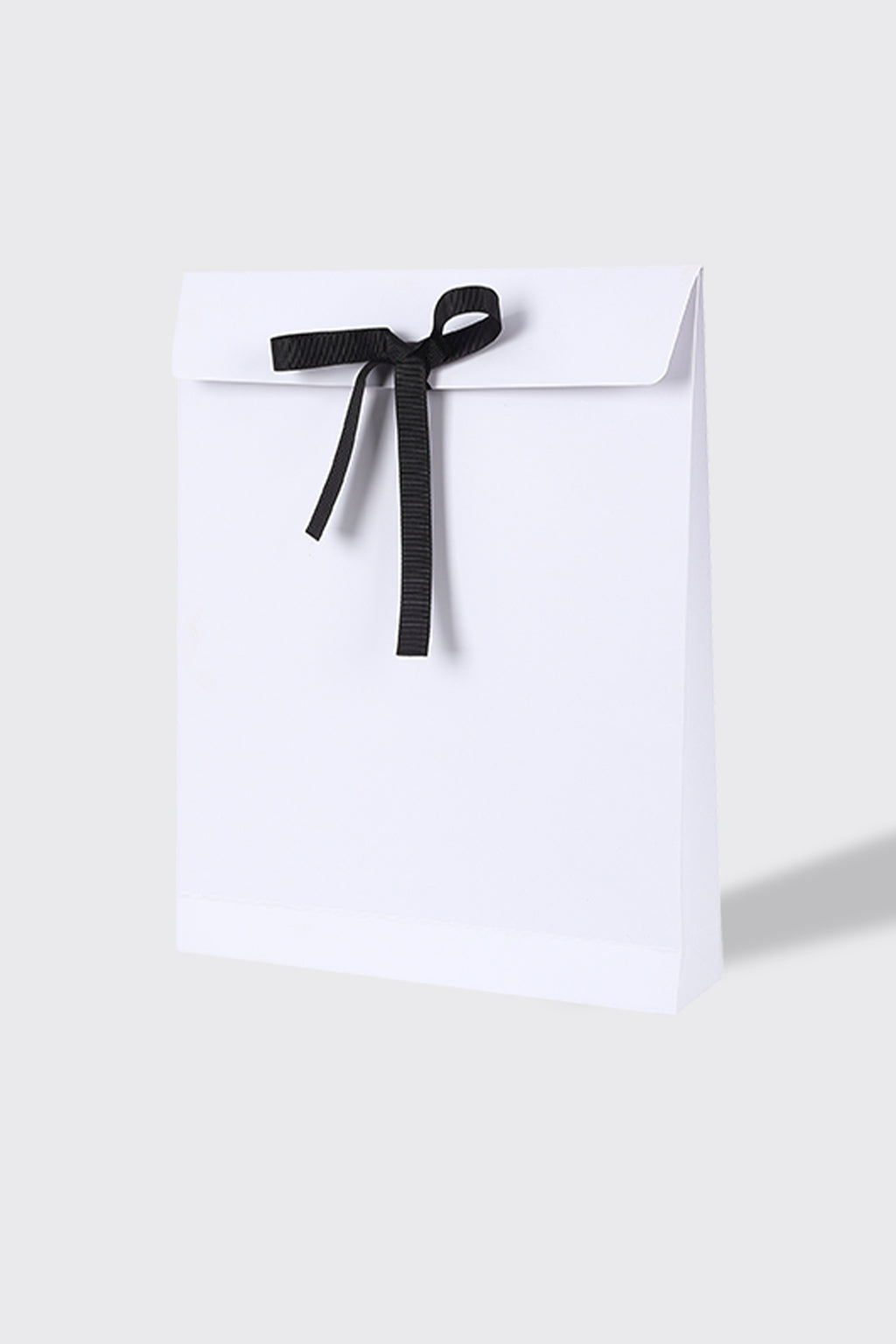 28x35x6 cm Kurdeleli Beyaz Hediye Zarfı – Miligram Paper